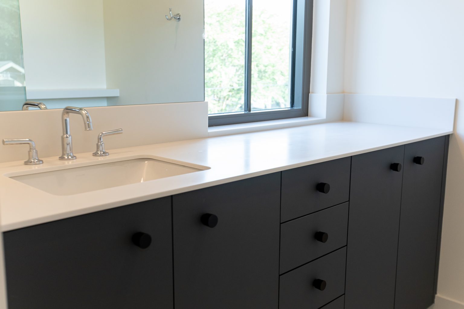 The Difference Between Materials: Solid Surface VS. Quartz - Gator ...