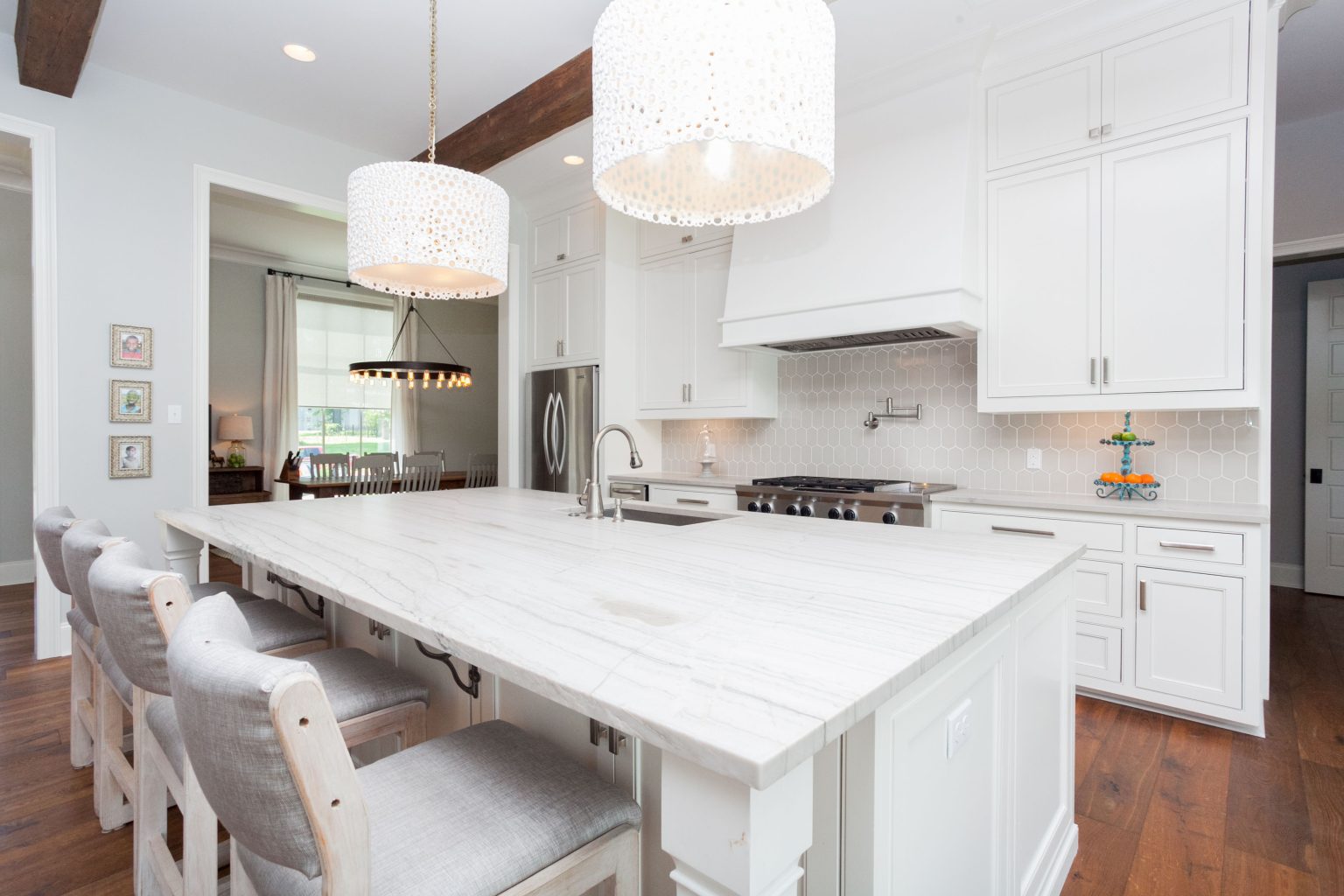 The Difference Between Materials: Solid Surface VS. Quartz - Gator ...
